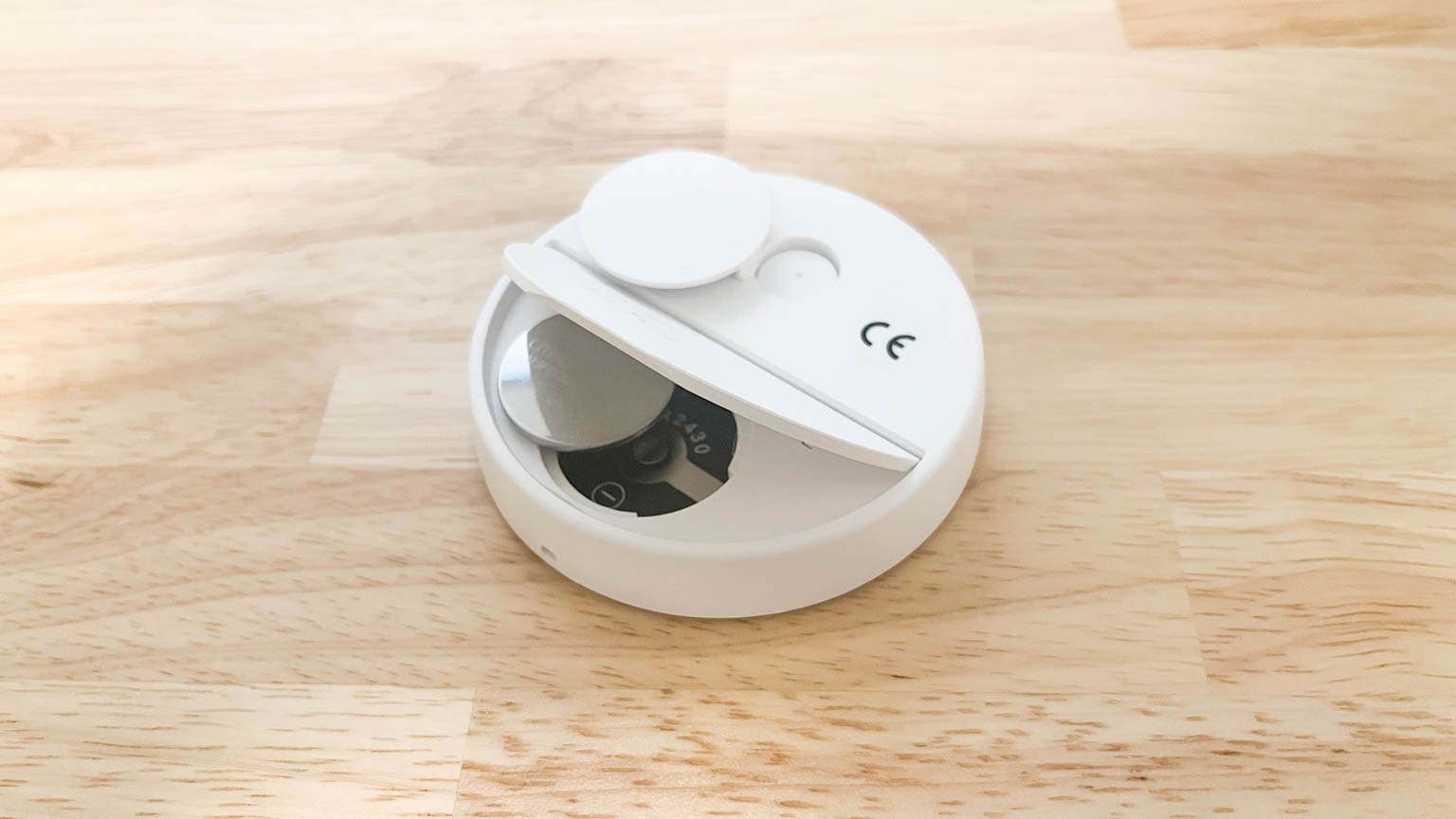 [製品レビュー] Qingping Temp & RH Monitor (HomeKit対応)で室内の温度・湿度をモニターする